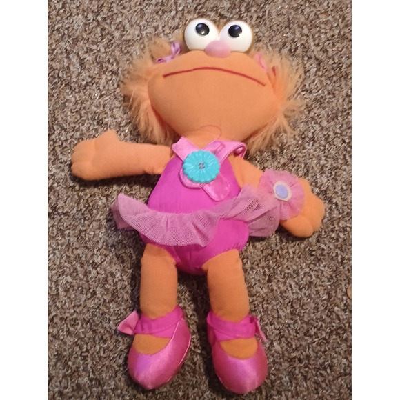 Sesame Street | Toys | Vintage Rare 995 Zoe Muppet Sesame Street Plush ...